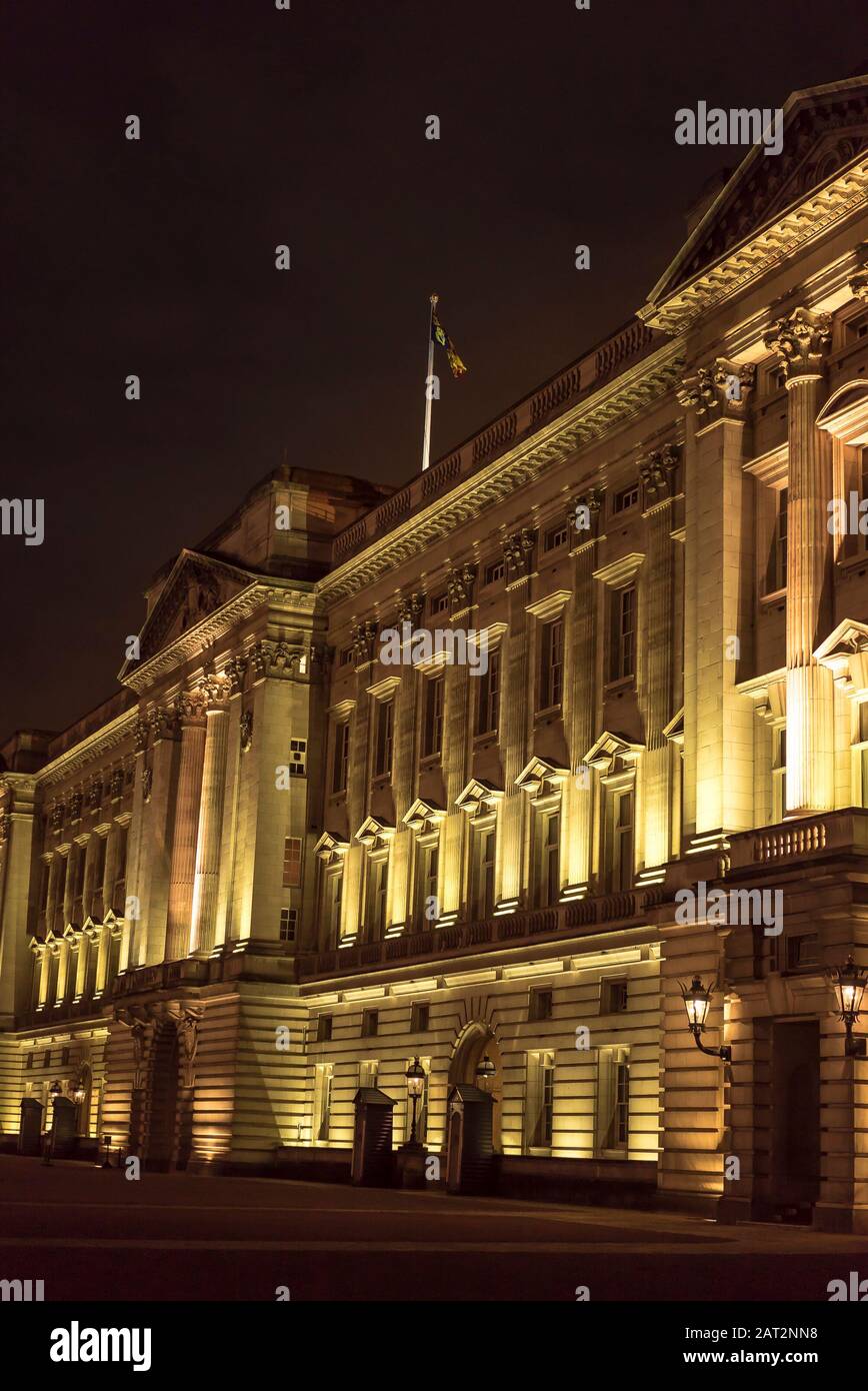 Angled detailed close side view of the famous Buckingham Palace ...