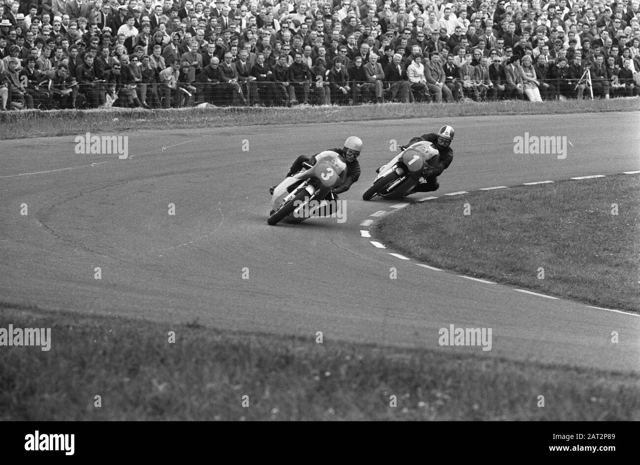 TT Assen 1969 Giacomo Agostini and Bill Ivy on Jarva (2nd) in the 350cc ...