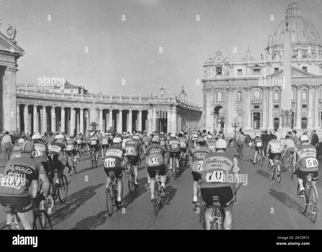 Tour of Italy. The riders leave Rome Stock Photo - Alamy