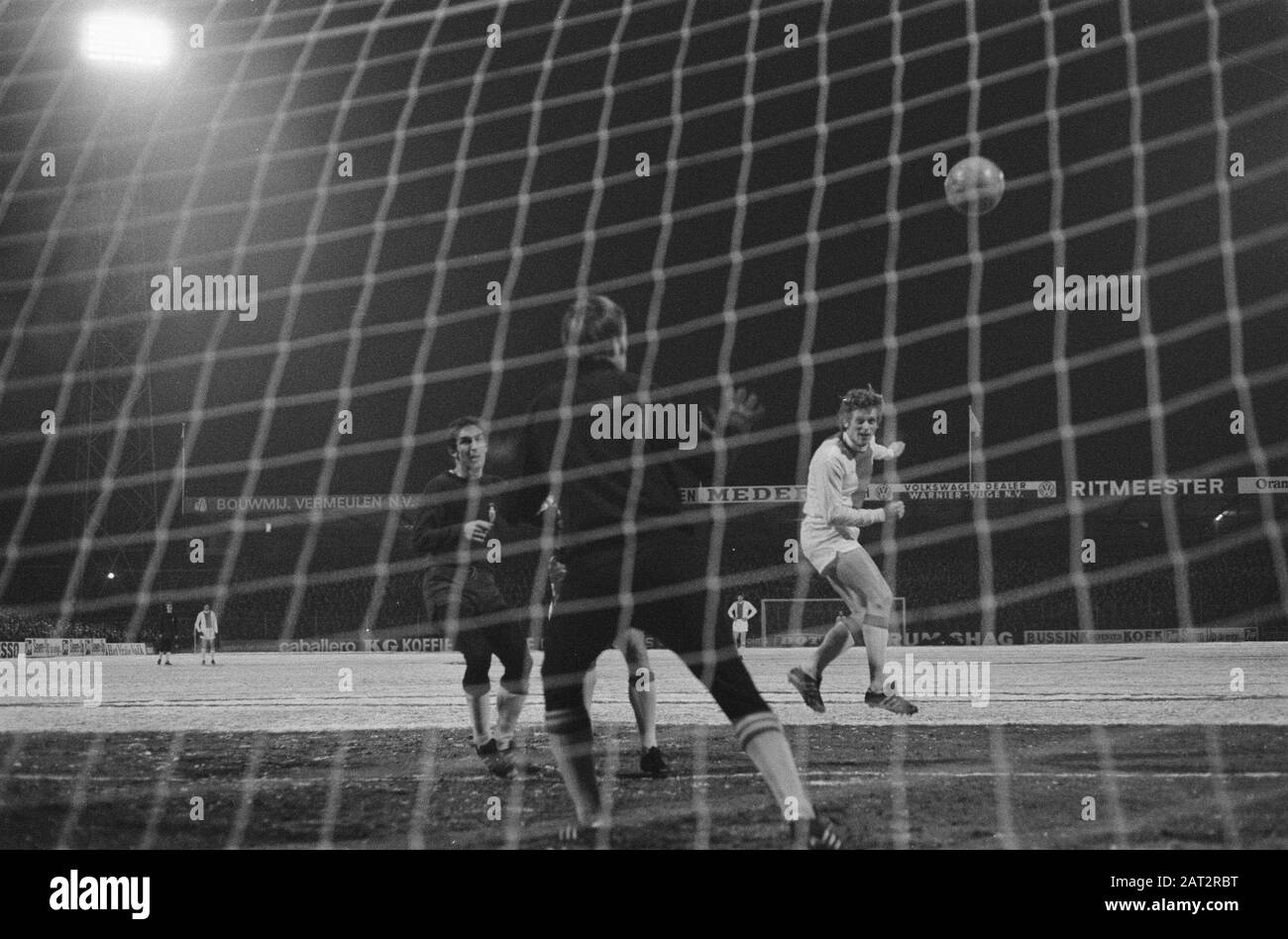 Piet keizer scores 1 0 hi-res stock photography and images - Alamy