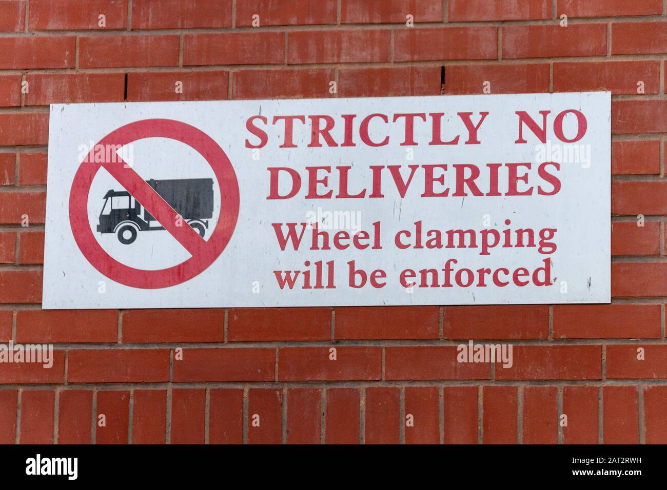 Warning signs for hospital hi-res stock photography and images - Alamy