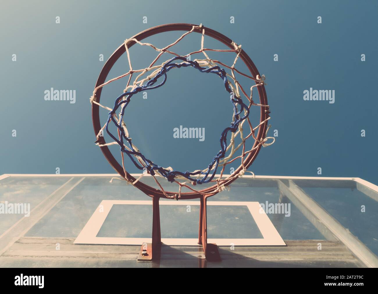Basketball hoop vintage retro hi-res stock photography and images - Alamy