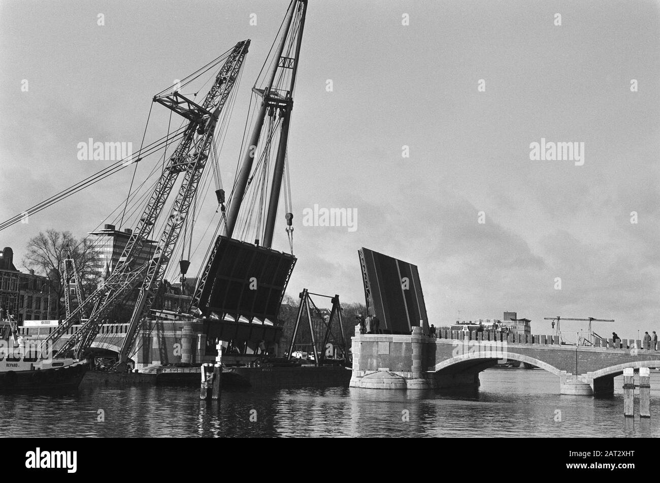 Amsterdam lifting bridge Black and White Stock Photos & Images - Alamy