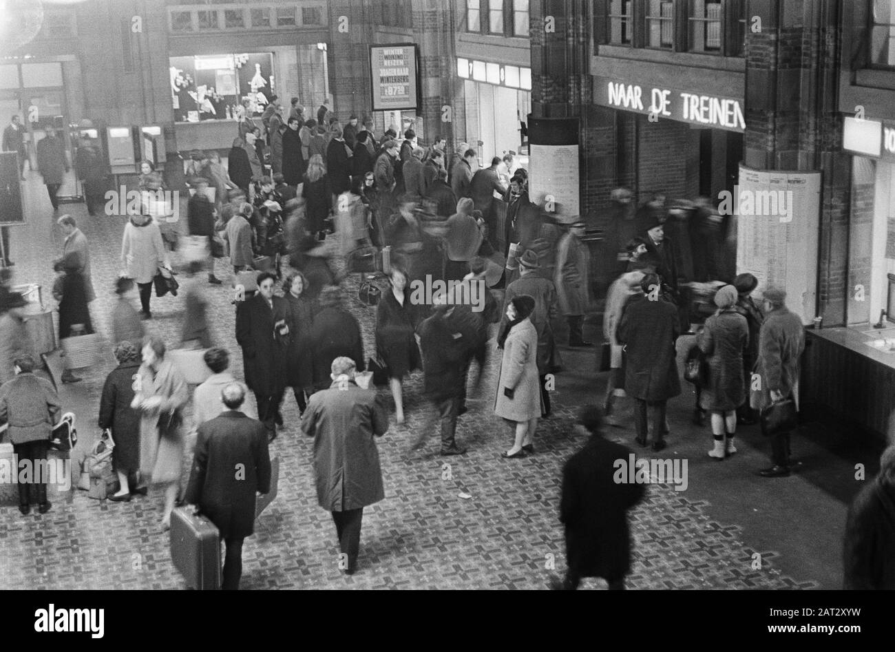 Big crowds for New Year at Central Station Date: 30 December 1966 ...