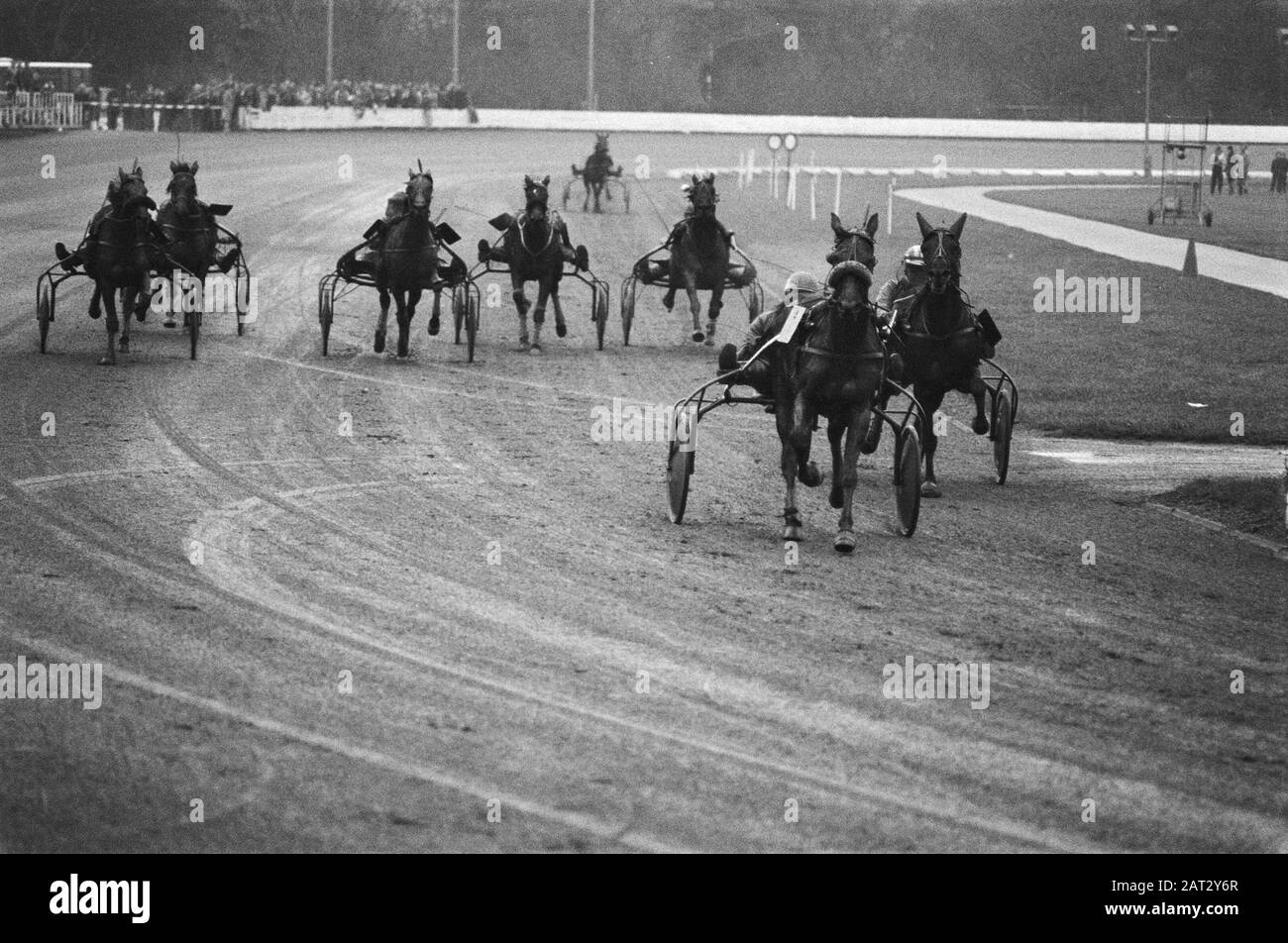 Grand Christmas prize at racetrack Hilversum; Kees Verkerk wins with ...