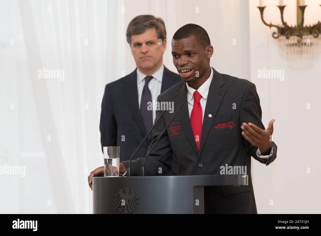 Berlin, Germany. 30th Jan, 2020. Timothy Shriver (l), Chairman Special ...