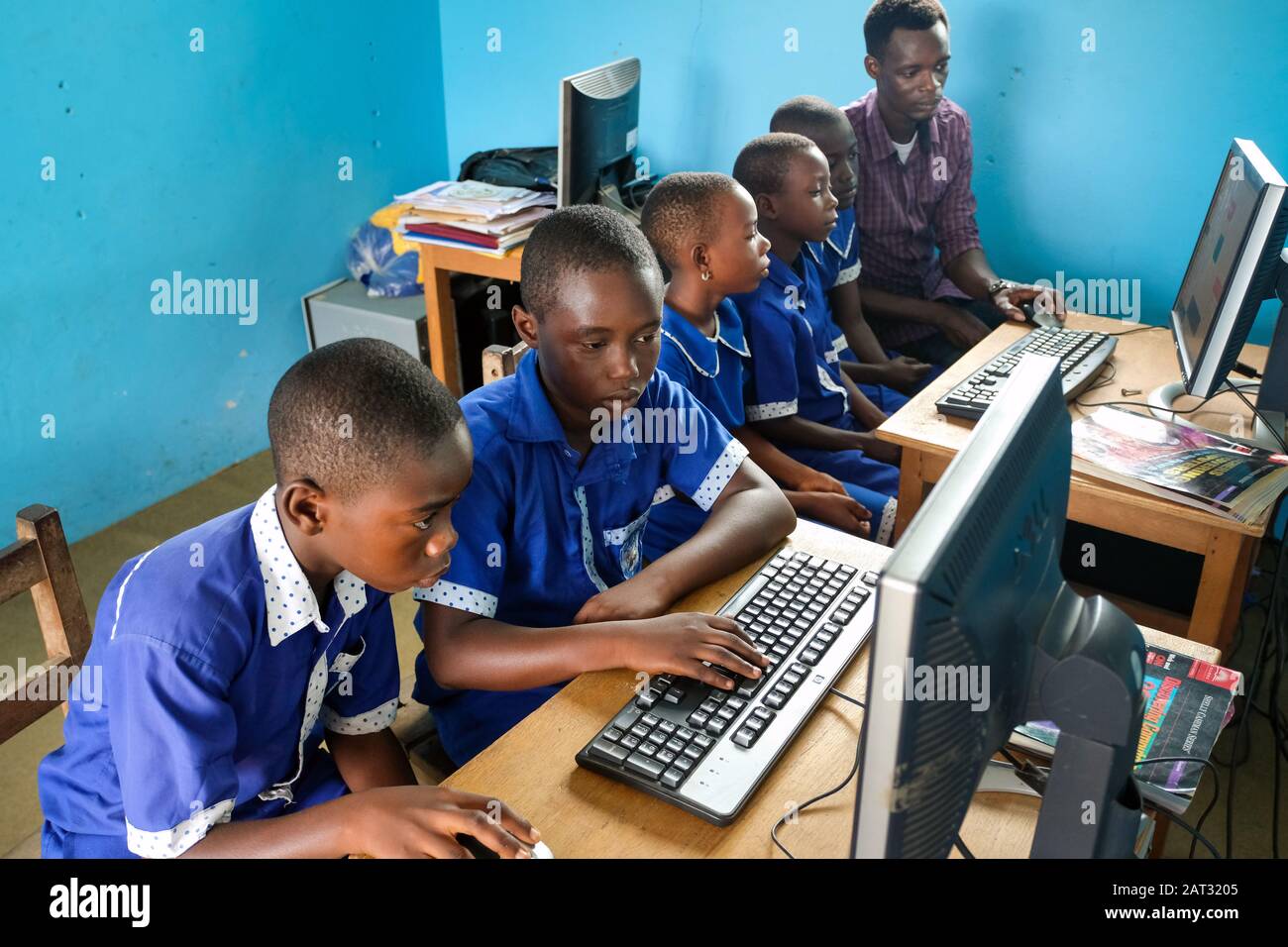 Computer classes at St. Martin Des Porres School in Aiyinasi-Awiaso ...