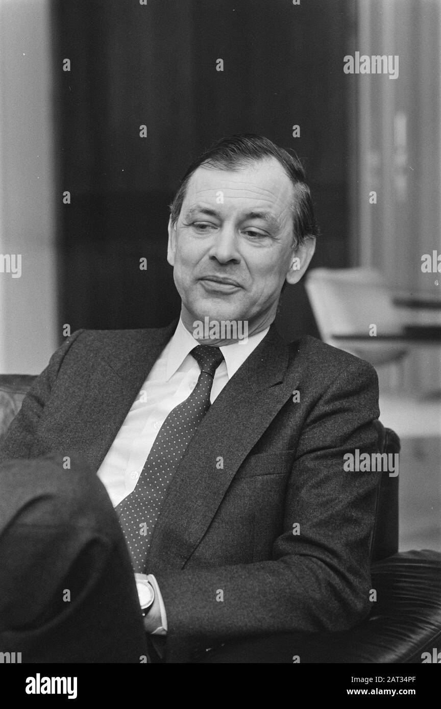 Director mees hi-res stock photography and images - Alamy