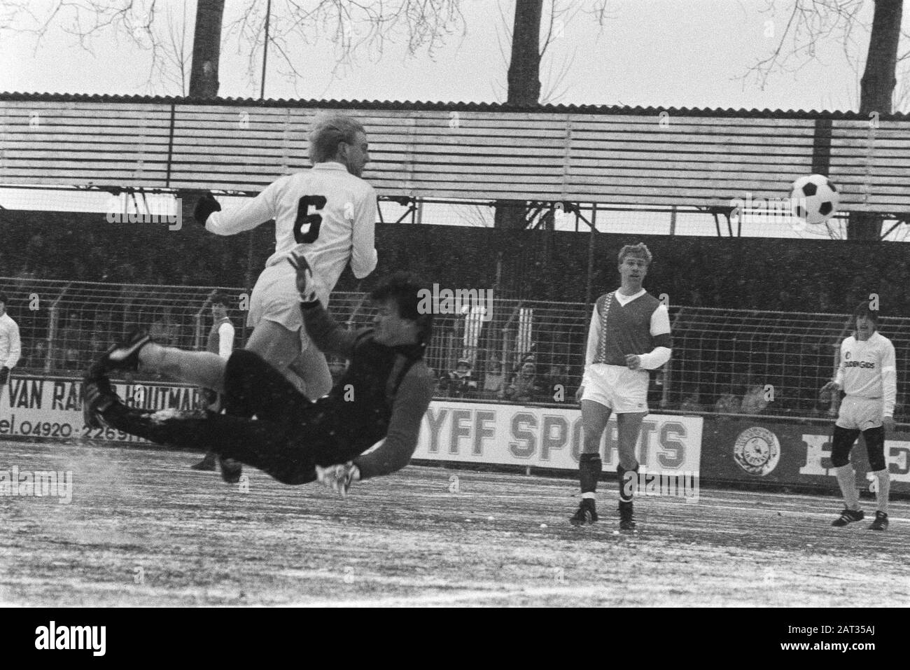 Goalkeeper hoekstra hi-res stock photography and images - Alamy