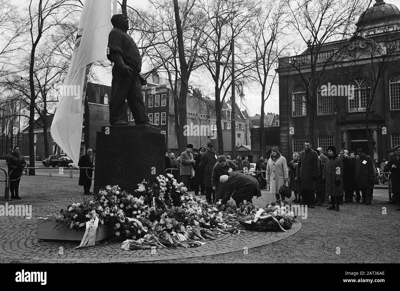 Commemoration February strike 1941, flowers at the Dokwerke J. D ...