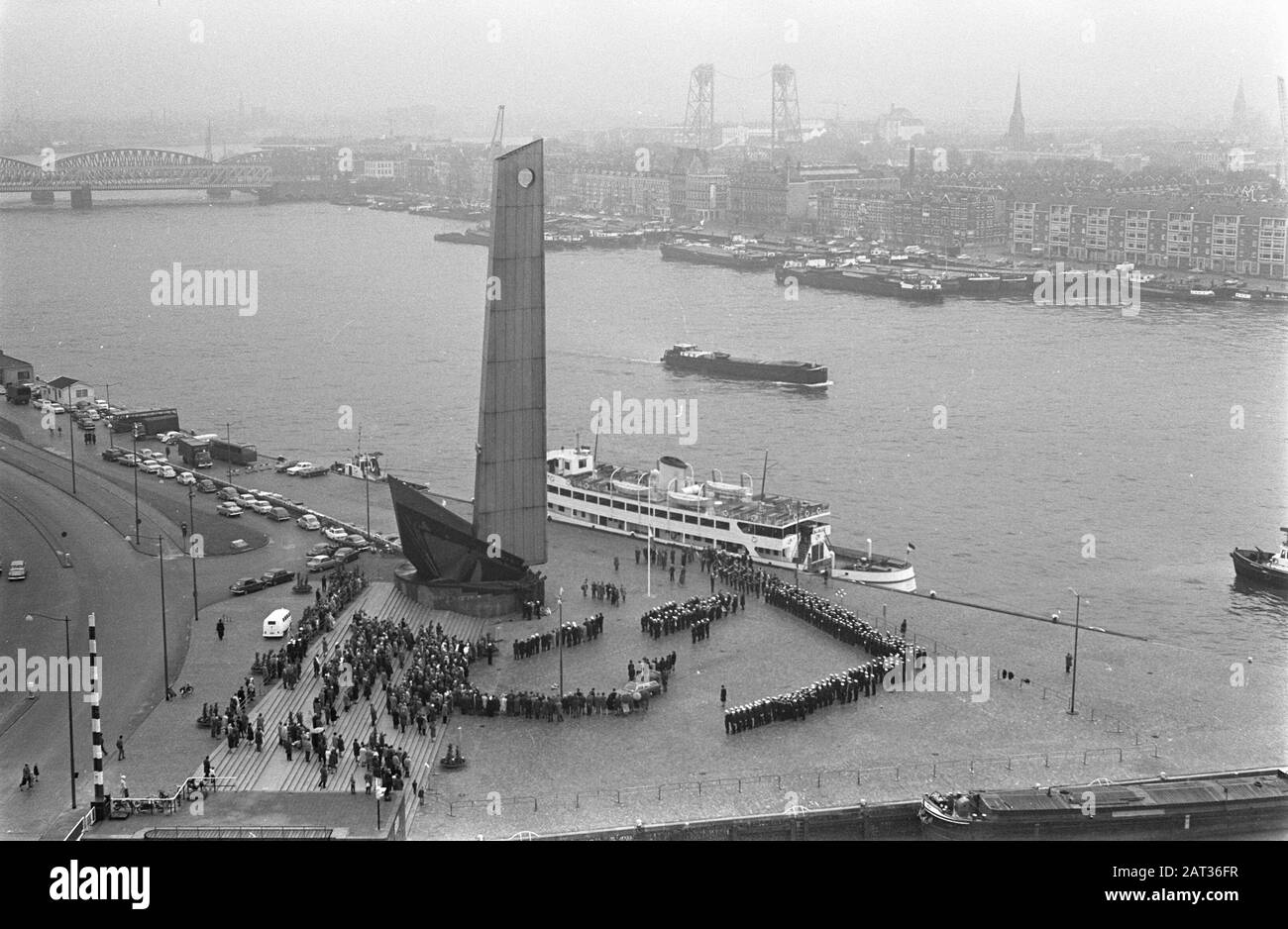 Commemoration of fallen Merchant Navy and Royal Navy at National ...