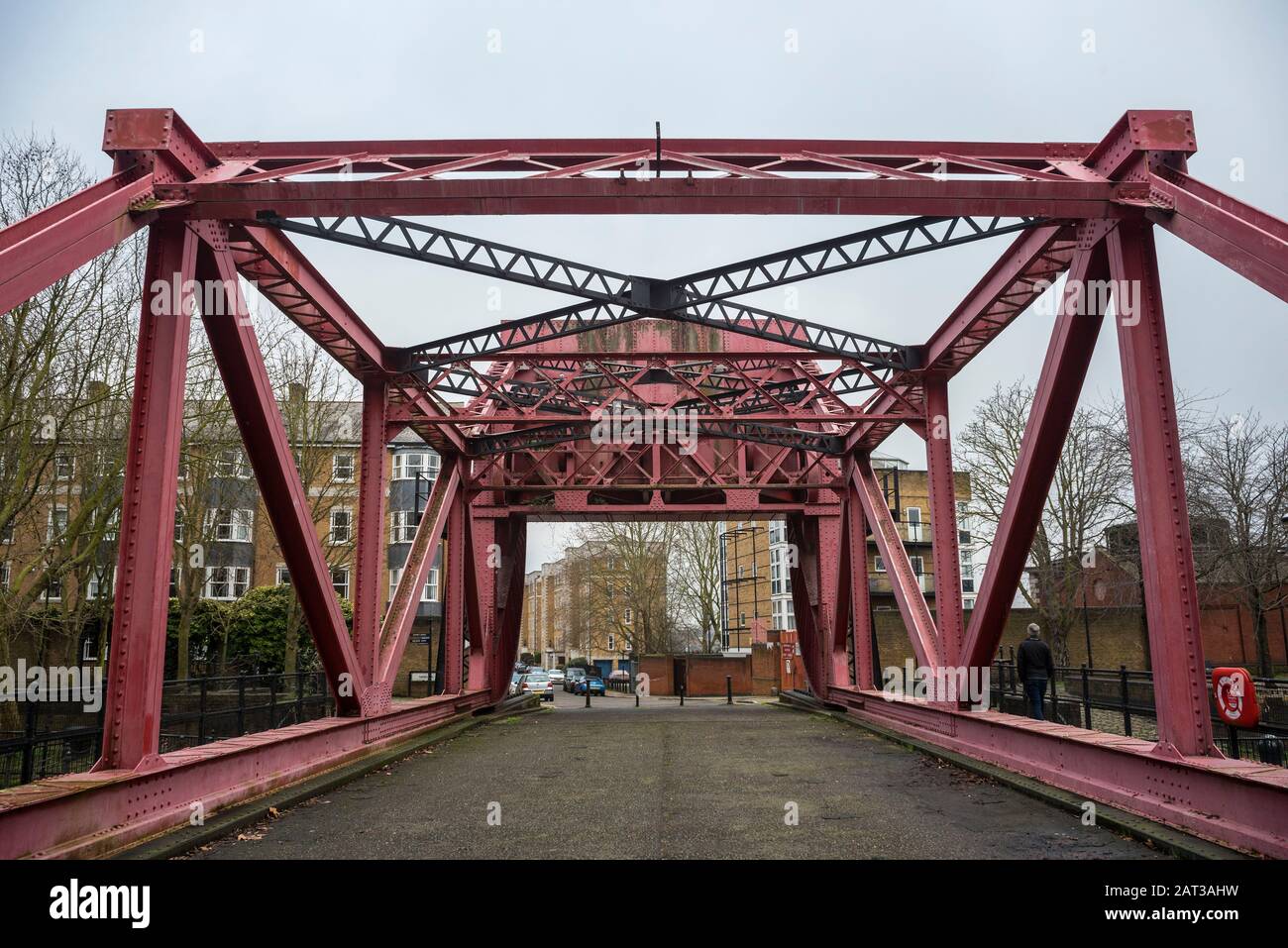 Bascule bridge counterweight london hi-res stock photography and images ...