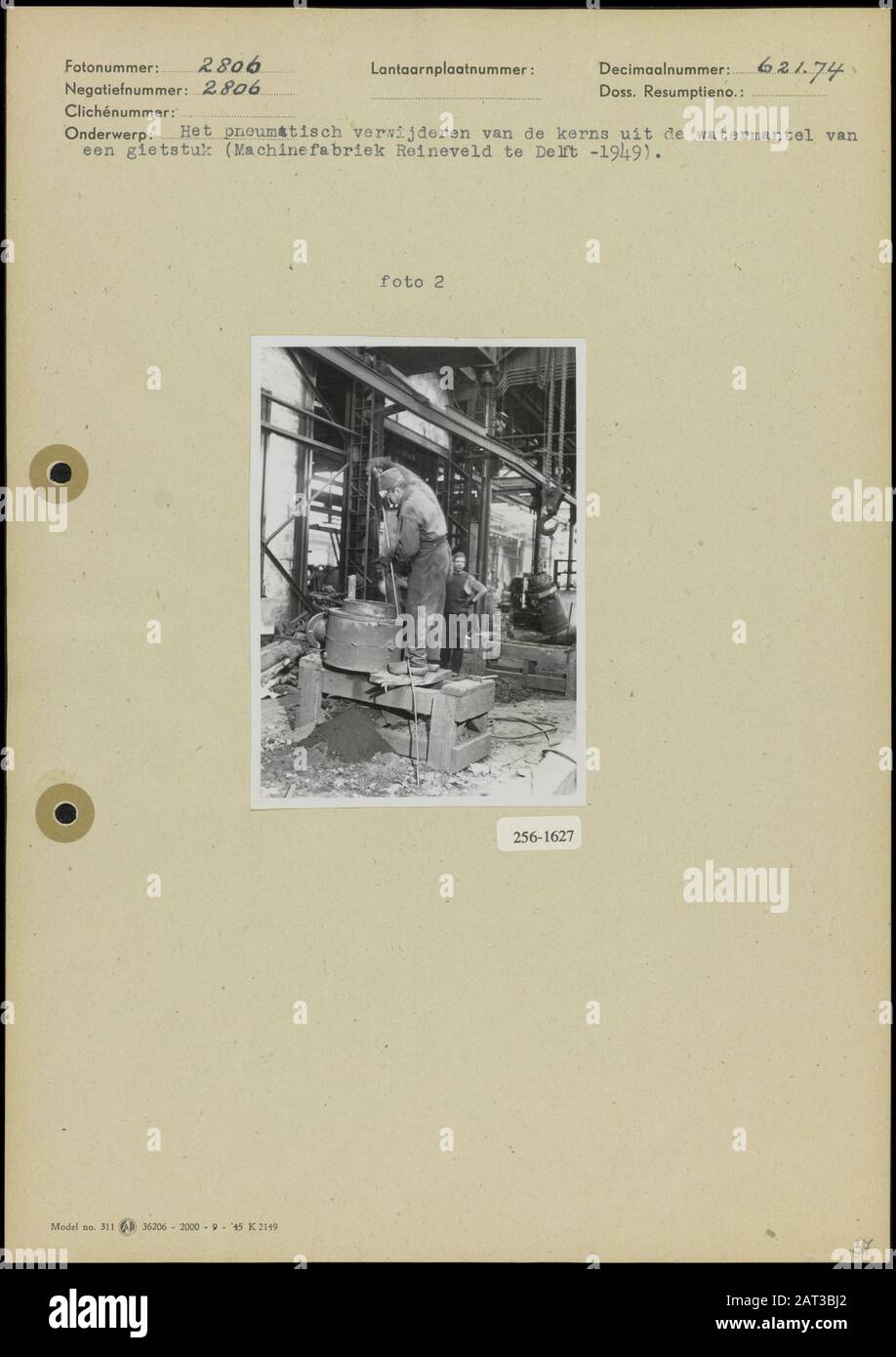 Metal casting machine hi-res stock photography and images - Alamy