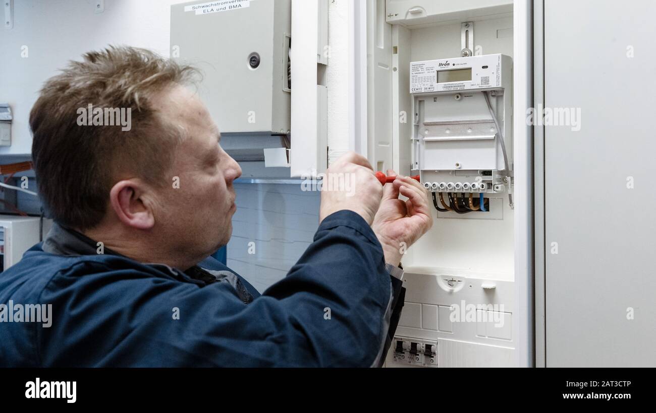 Smart grid electricity hi-res stock photography and images - Alamy