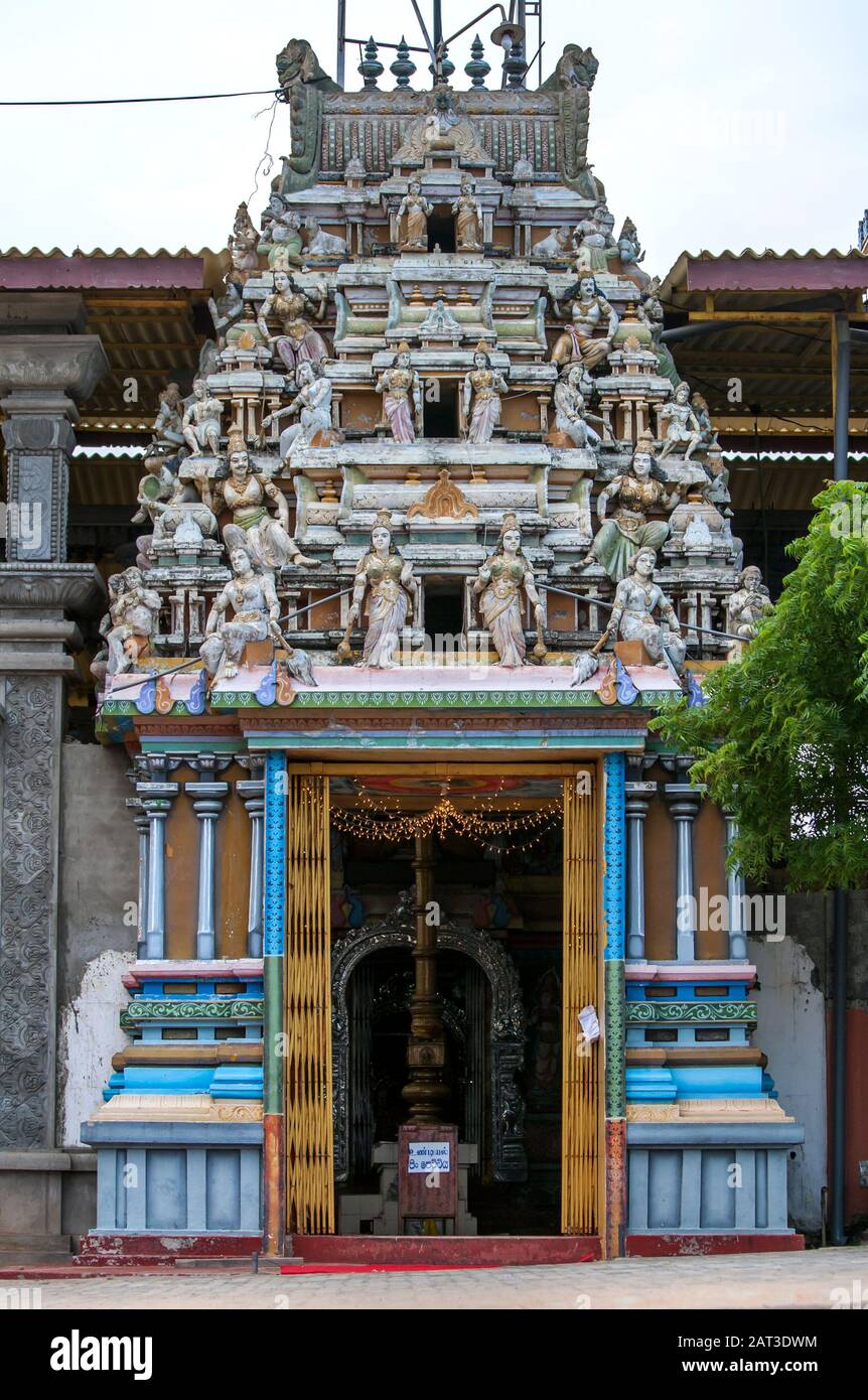 Trincomalee temple hi-res stock photography and images - Alamy