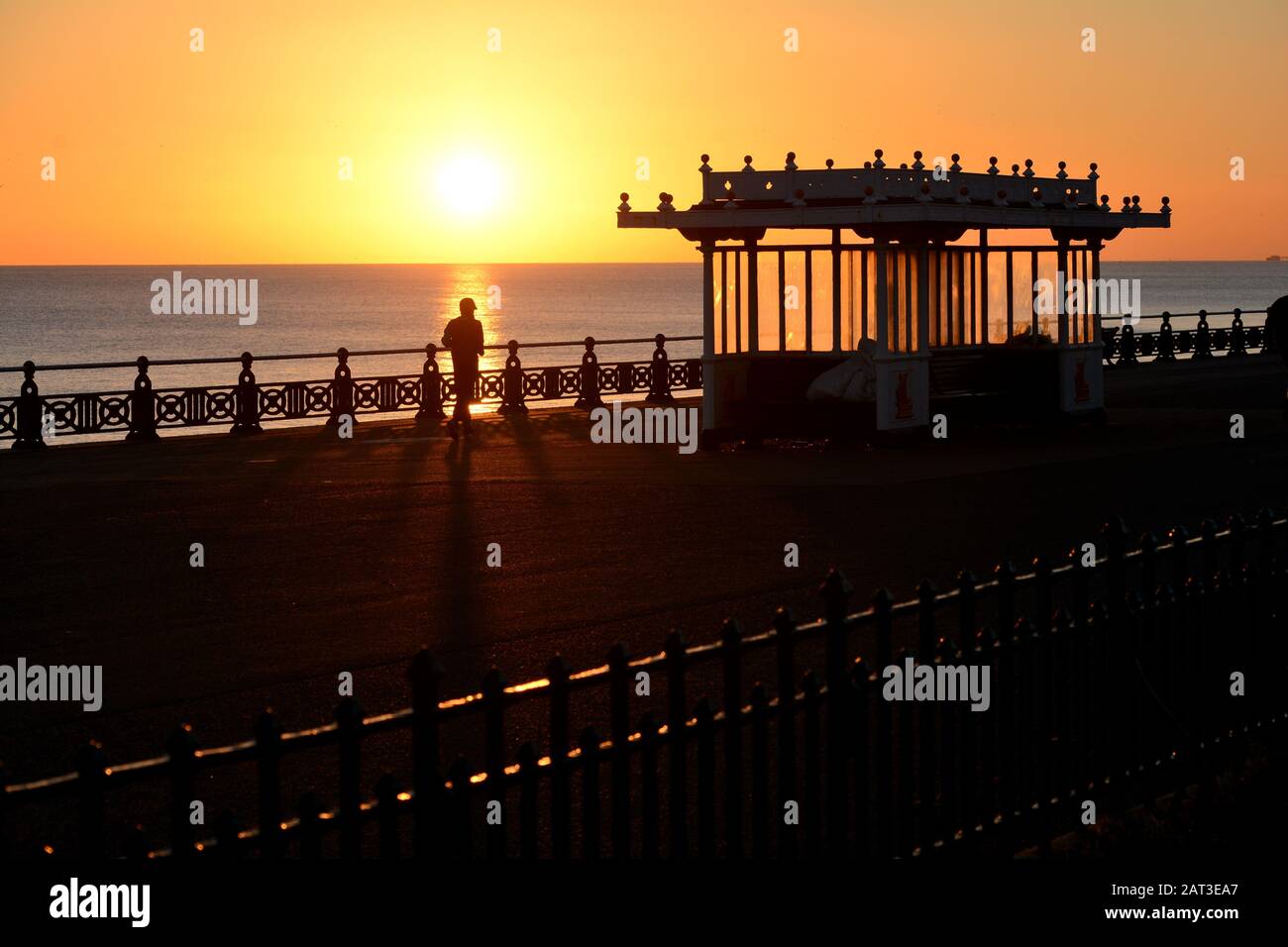 Brighton seafront runner hi-res stock photography and images - Alamy