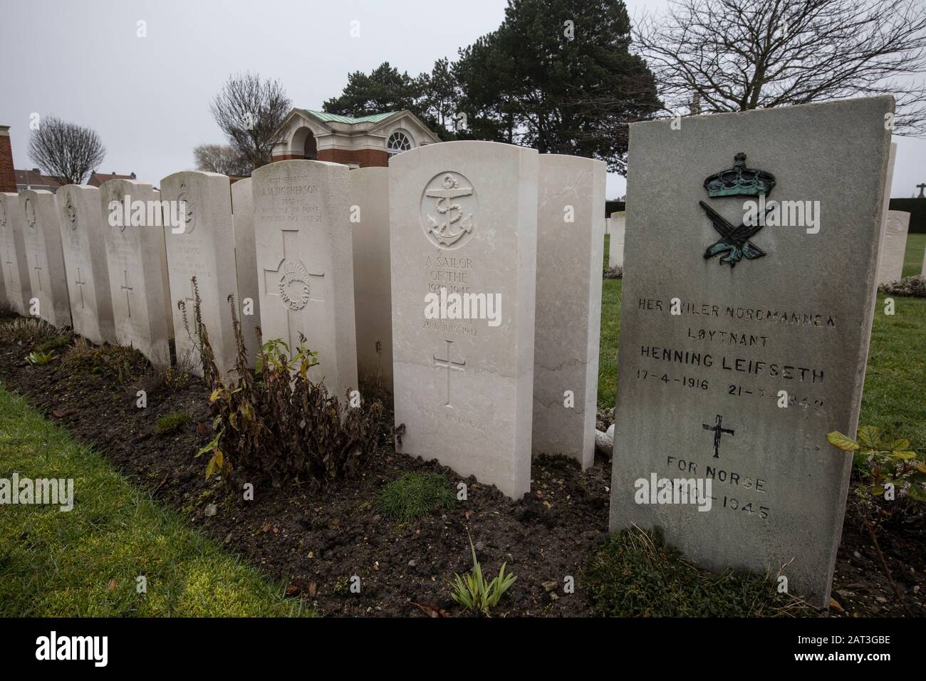 Dunkirk War Cemetery, which includes British War Graves of the British ...