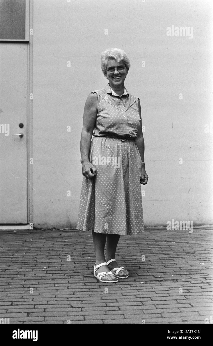 Mrs. Prof. Joosse of the biological laboratory of the VU professors ...