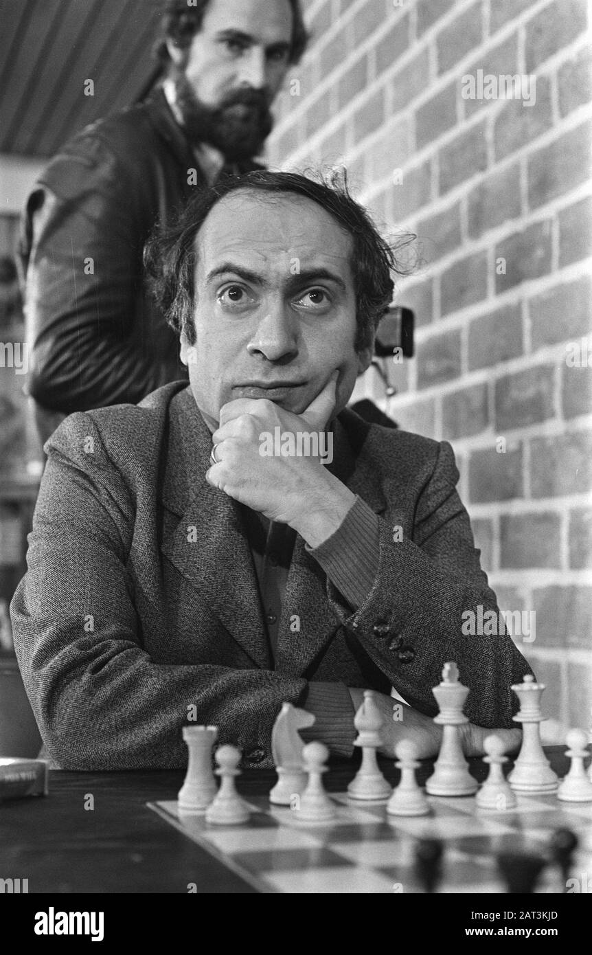 1976 chess tournament Black and White Stock Photos & Images - Alamy