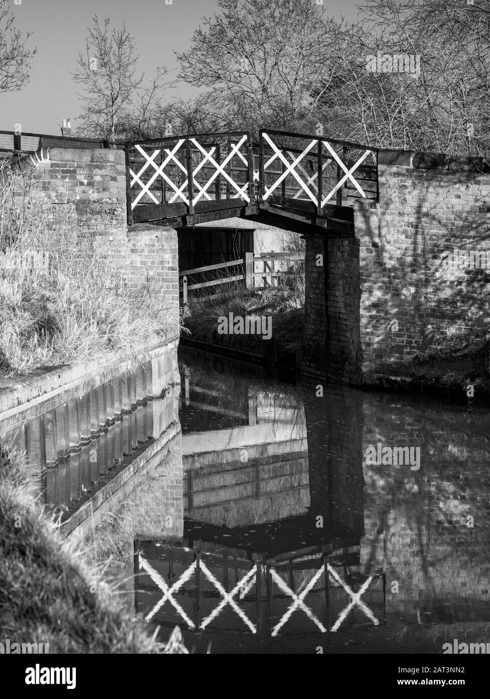 Canal building trees uk Black and White Stock Photos & Images - Alamy