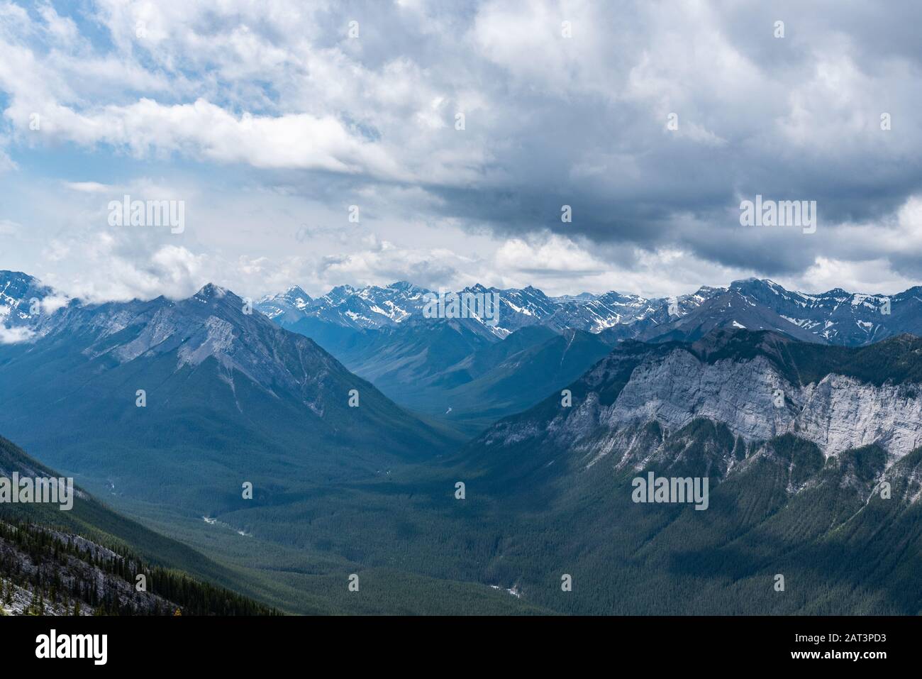 Mount rundle from lake hi-res stock photography and images - Alamy