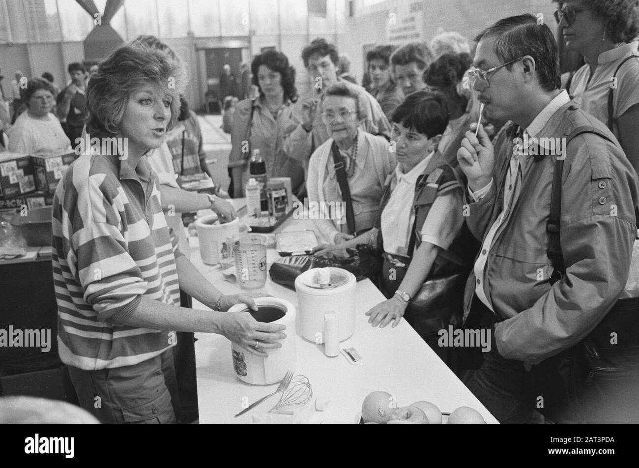 Household fair in Rai Amsterdam started Date: 23 april 1987 Location ...