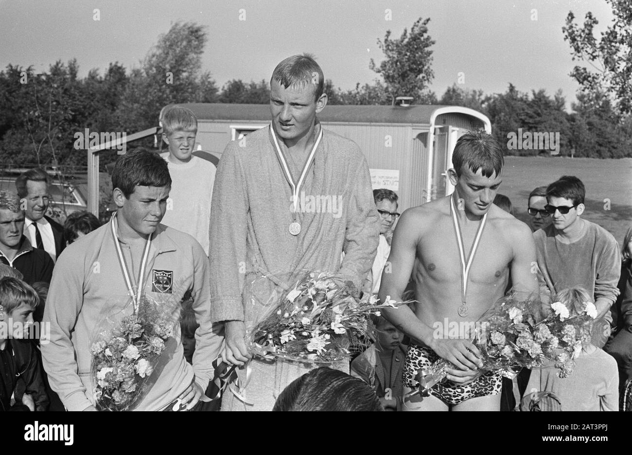 Dutch Swimming Championships 1968 Huldiging 1500 m freestyle men, v.l.n ...