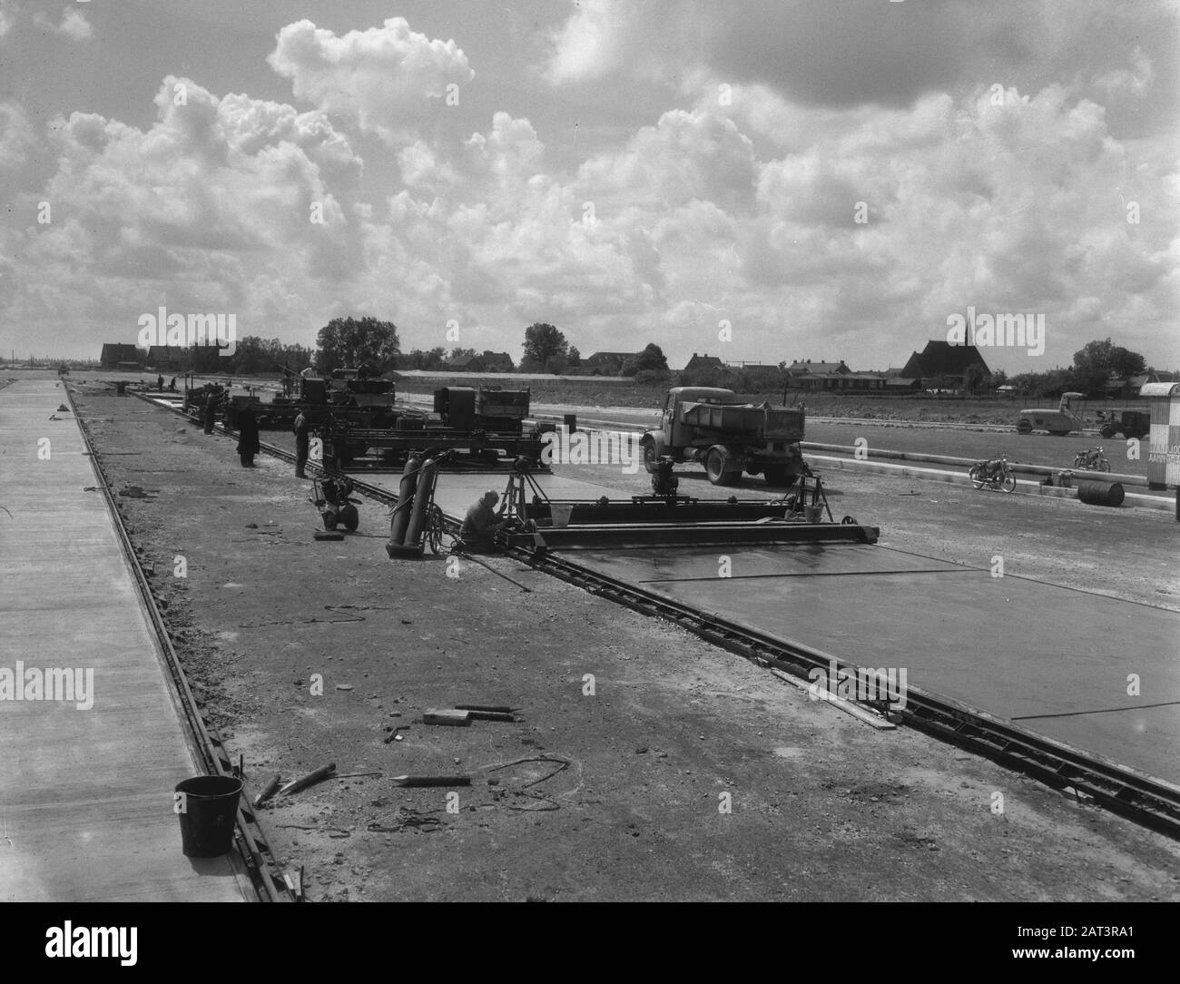 Runways under construction hi-res stock photography and images - Alamy
