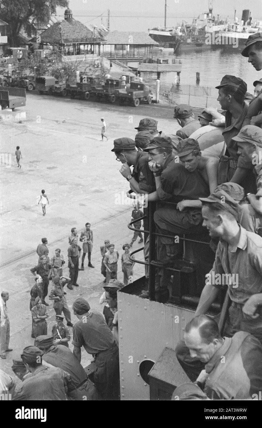 Ship soldiers hi-res stock photography and images - Alamy