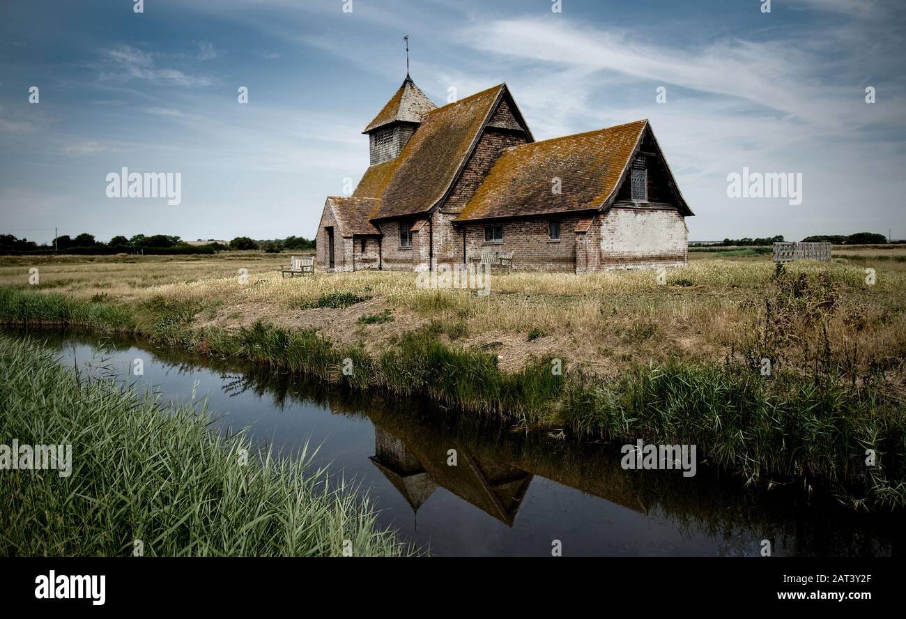 Romney marsh canal hi-res stock photography and images - Alamy