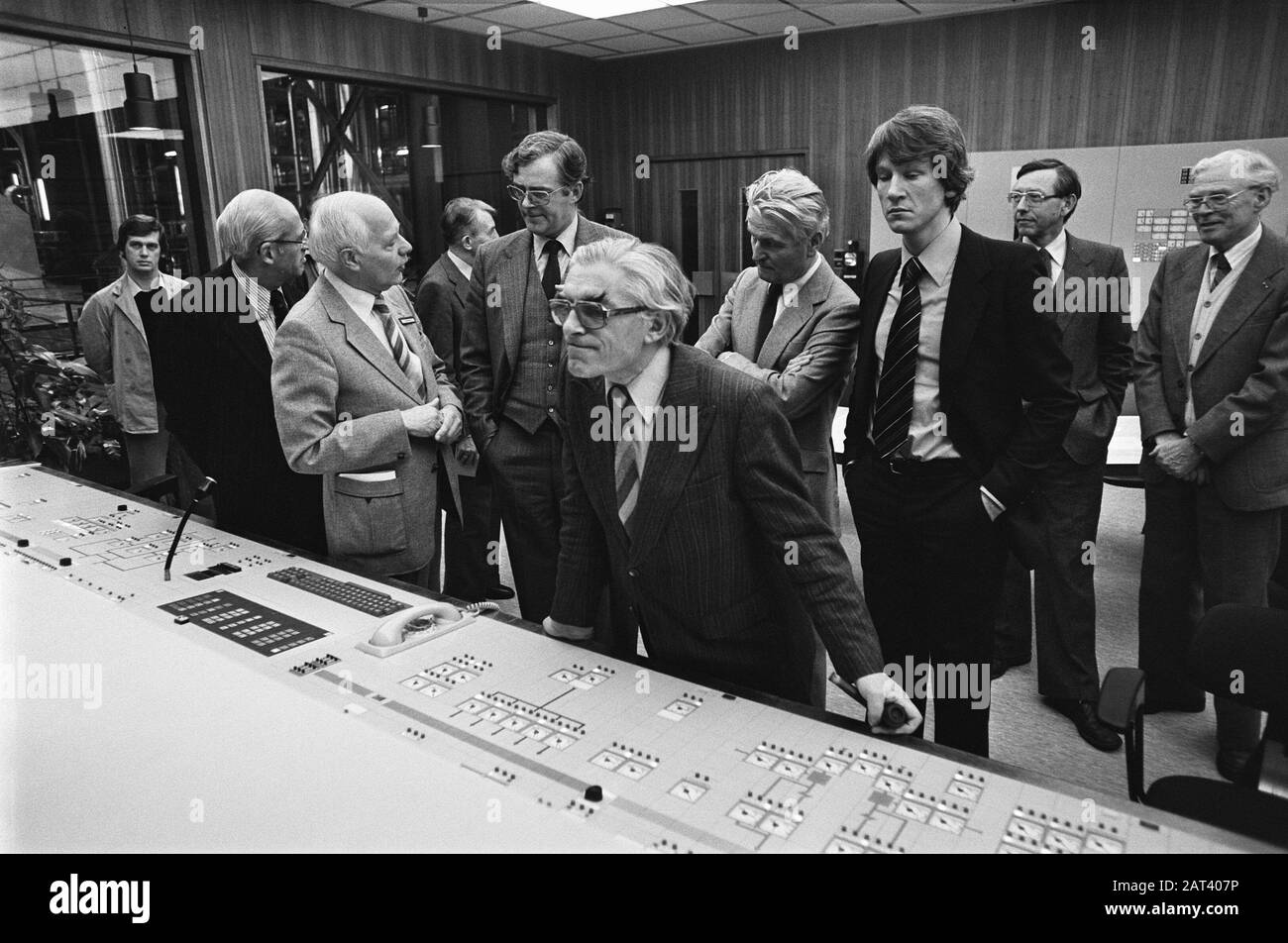 Opening Centrale Hemweg III In the switchroom of the new Central V.l.n ...