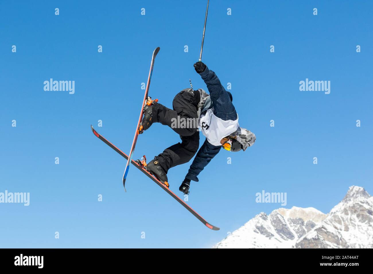 Acrobatic jump ski competition hi-res stock photography and images - Alamy