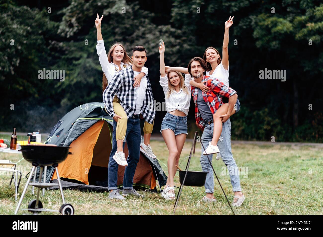 Looking into camera summer camp hi-res stock photography and images - Alamy