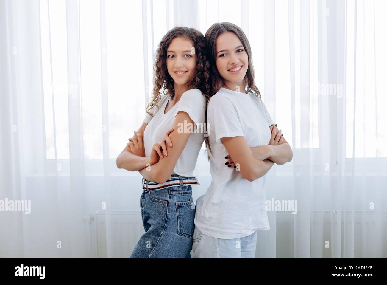 Girls backs hi-res stock photography and images - Alamy