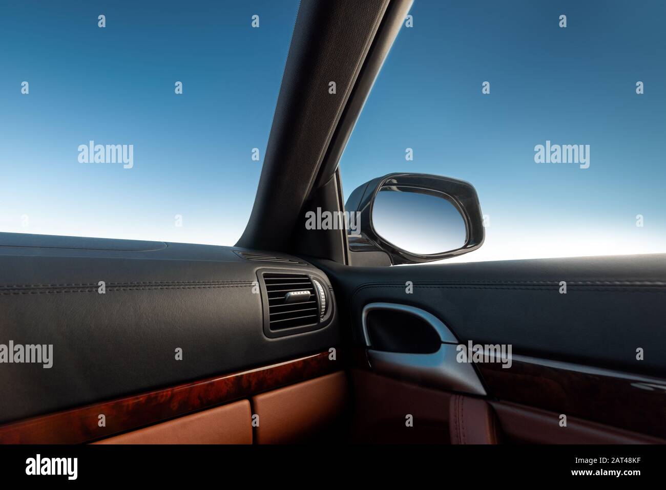 One way mirror hi-res stock photography and images - Alamy