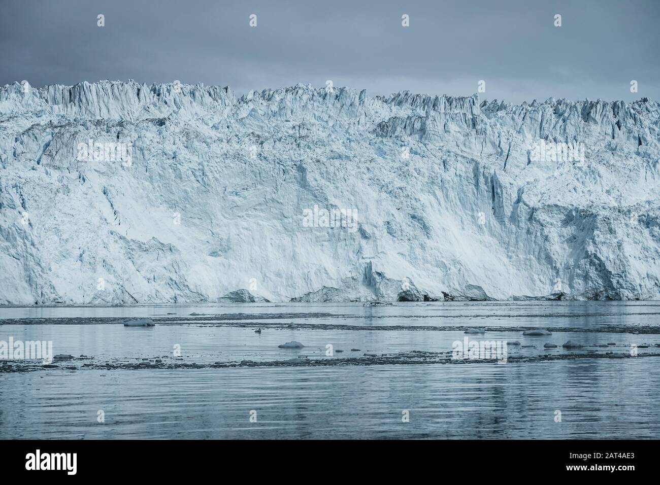 Iceberg breaking off glacier hi-res stock photography and images - Alamy