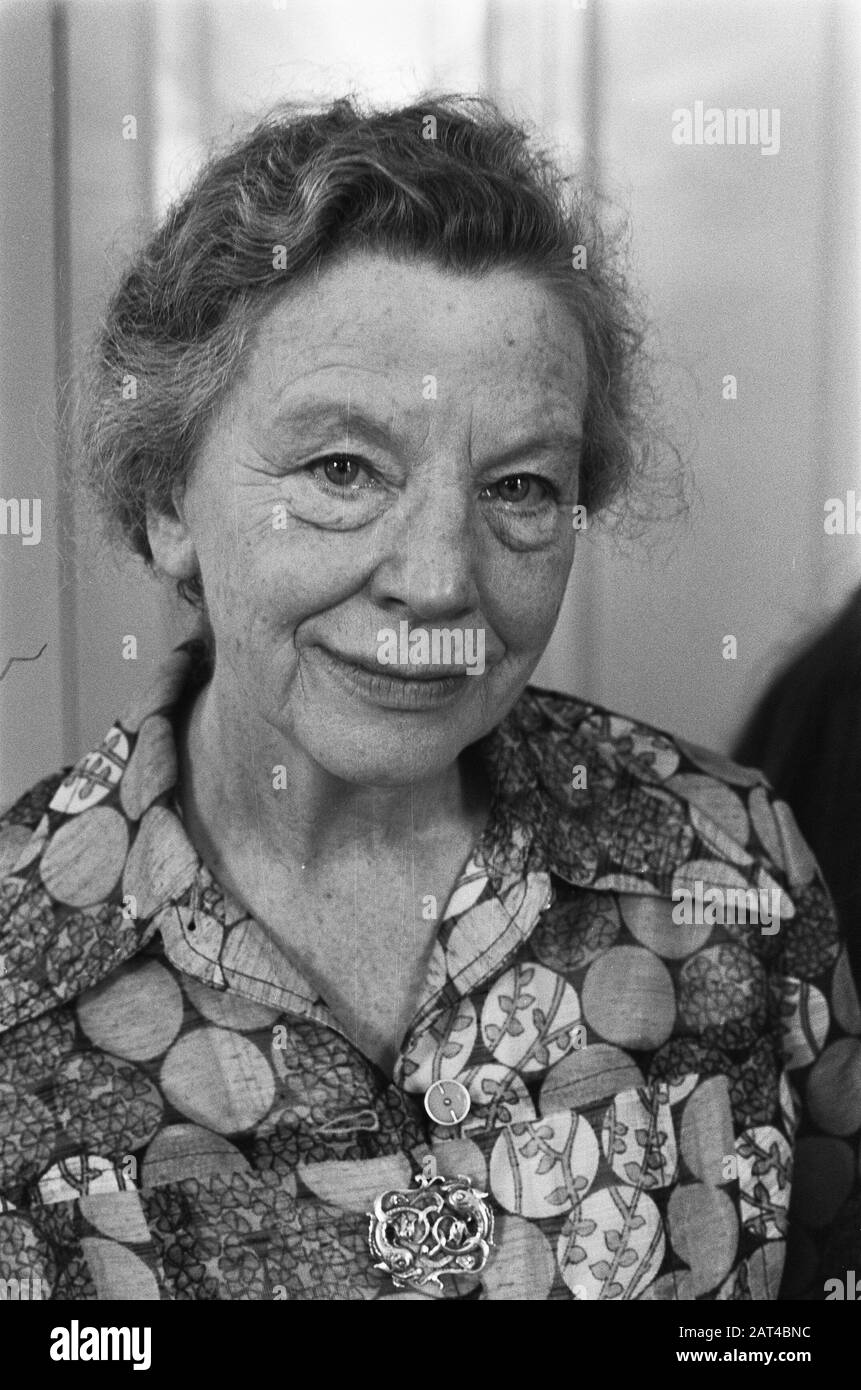 International Harpweek in Queekhoven in Breukelen; Phia Berghout (kop ...