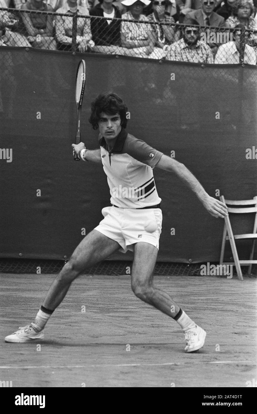 International tennis tournament Milkhouse final; Patrick Proisy in action Date: July 16, 1977 ...