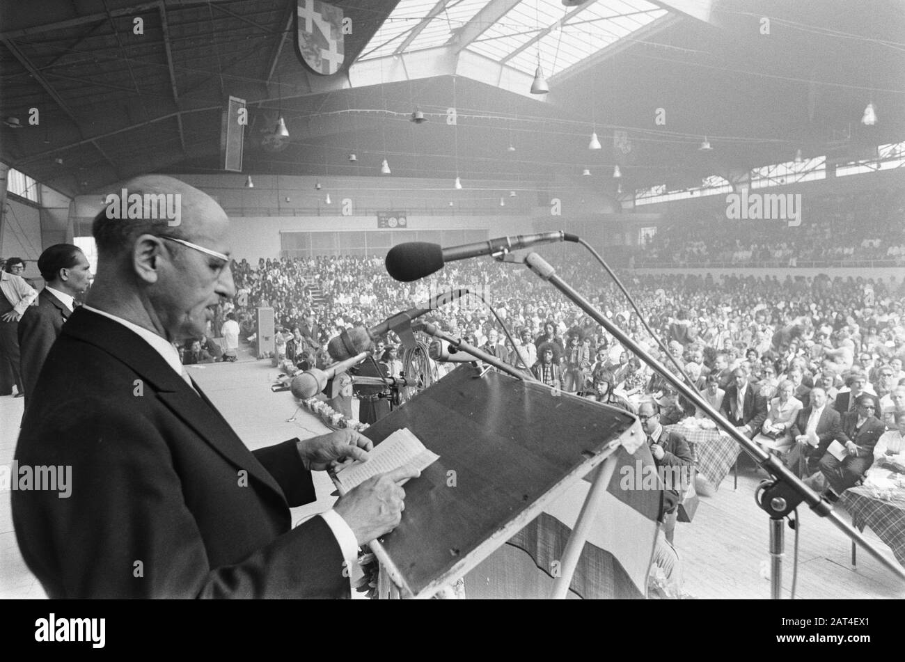 1910 1995 hi-res stock photography and images - Alamy