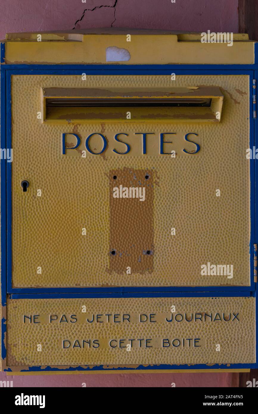 Vintage french post box hi-res stock photography and images - Alamy
