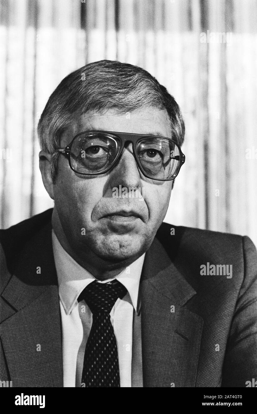 Secretary strip hi-res stock photography and images - Alamy