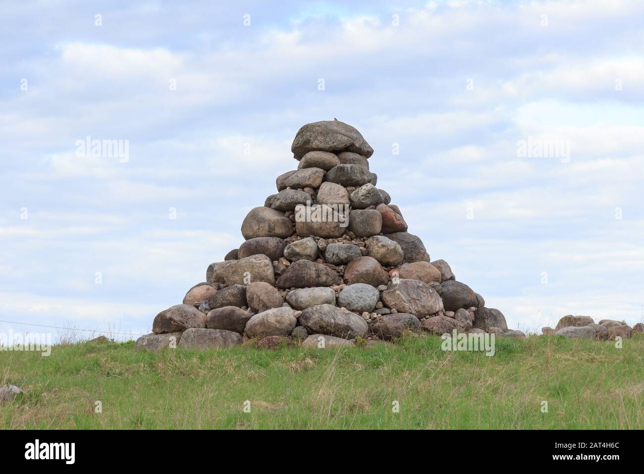 Pyramid rock hi-res stock photography and images - Alamy