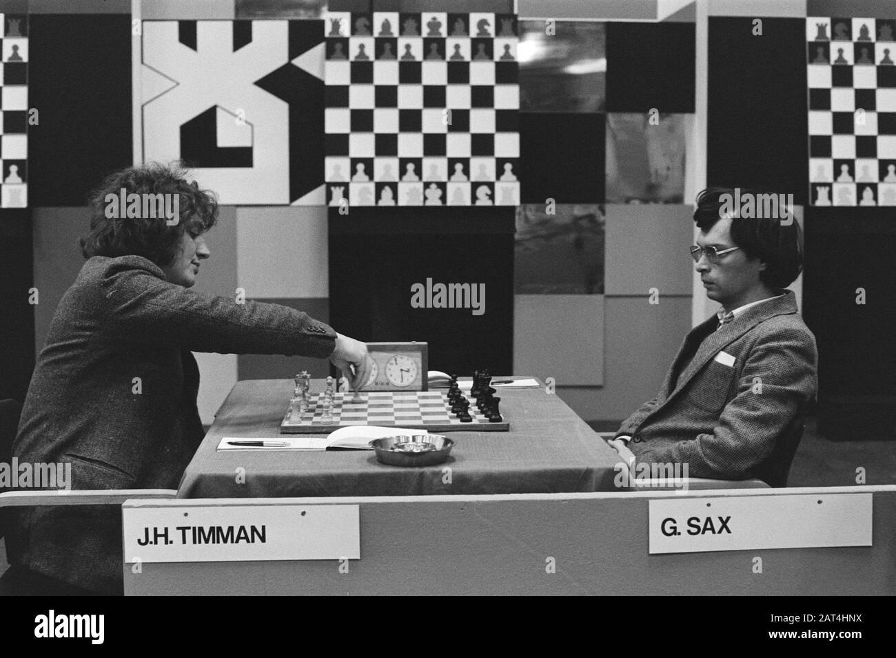 Jan timman chess hi-res stock photography and images - Alamy