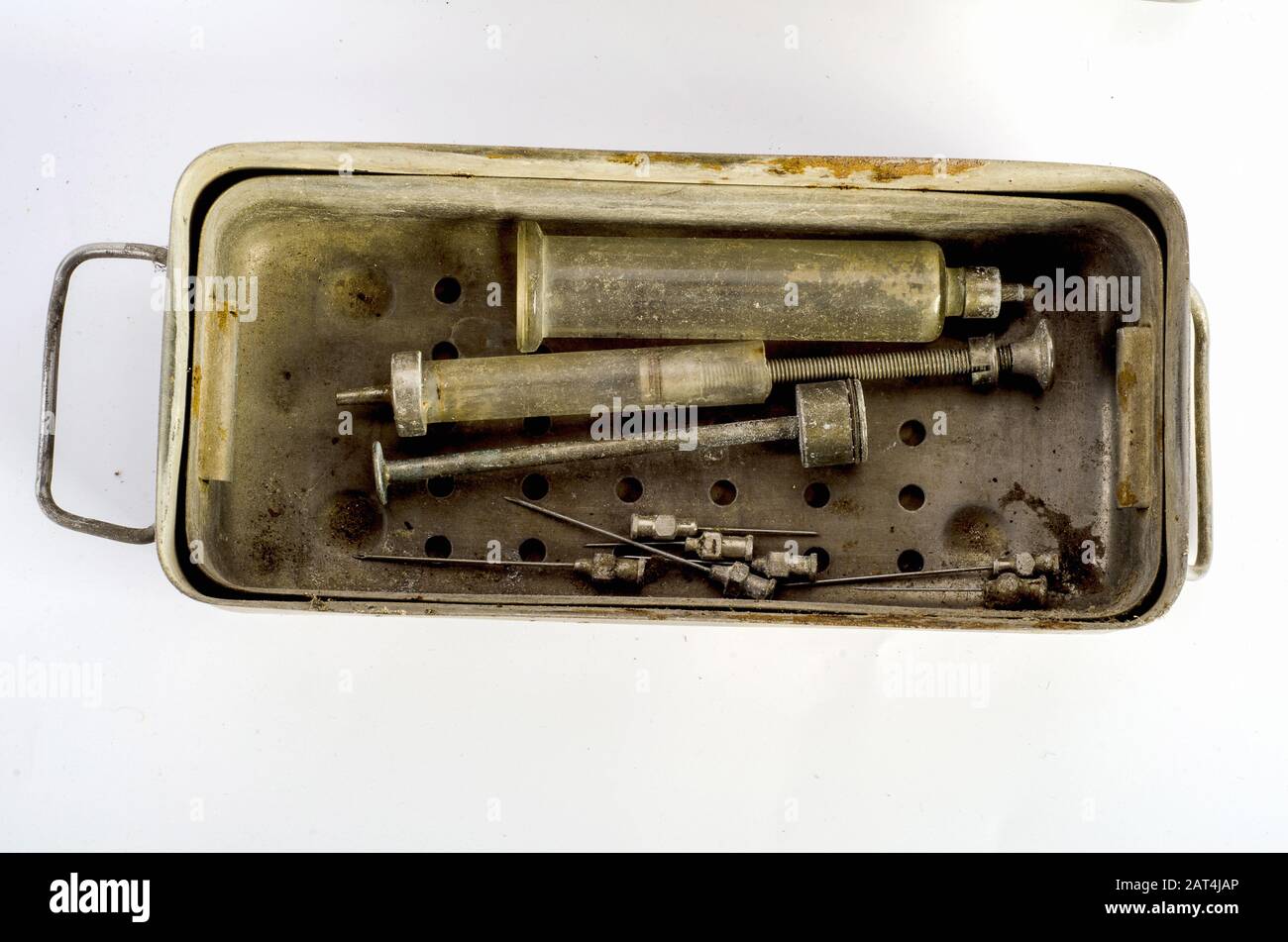 Old medical syringes hypodermic needles hi-res stock photography and ...