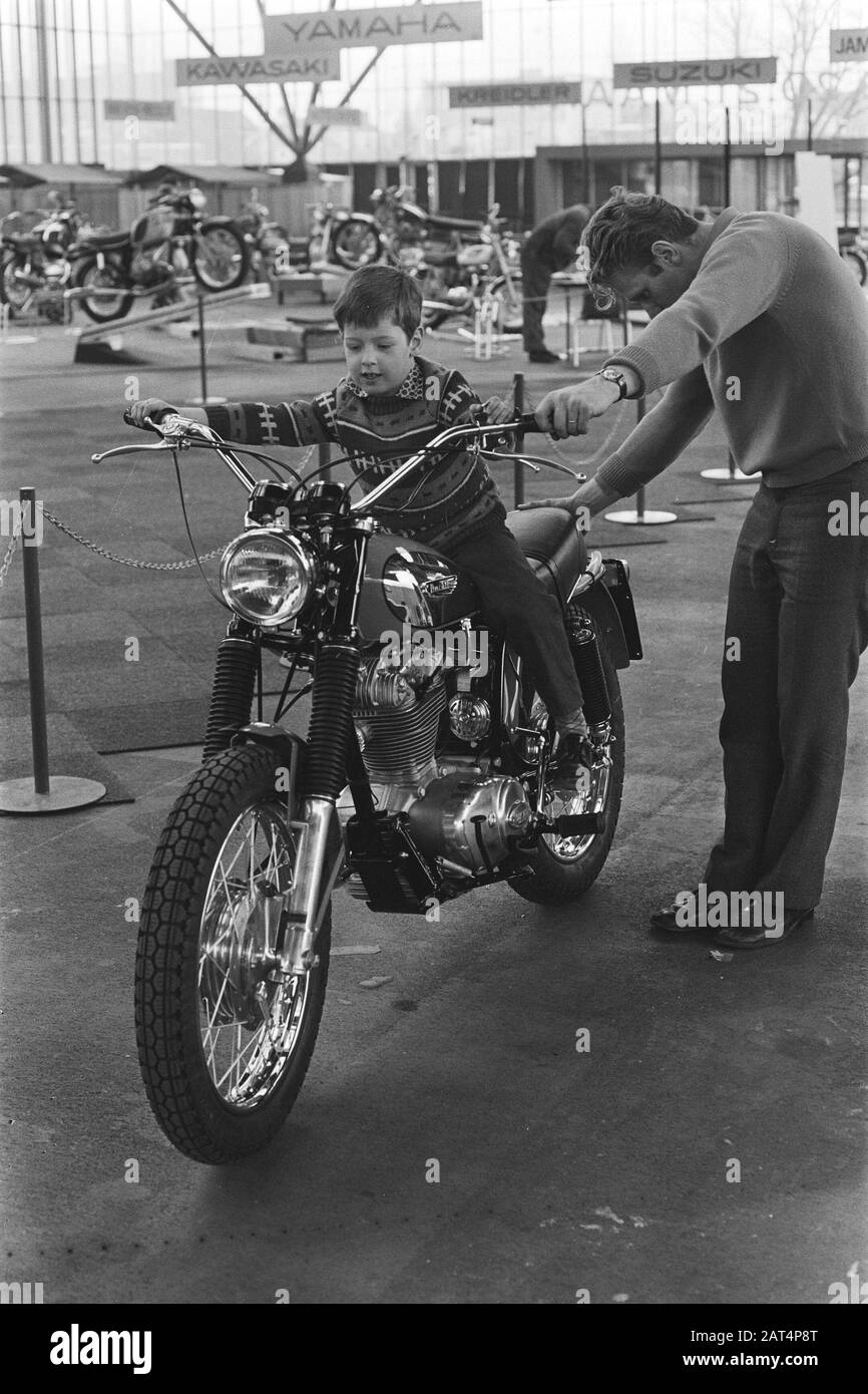 Rai motorshow hi-res stock photography and images - Alamy