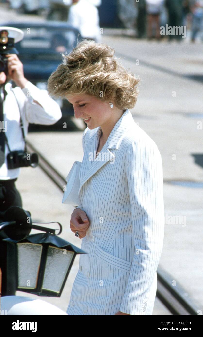 Hms diana hi-res stock photography and images - Alamy