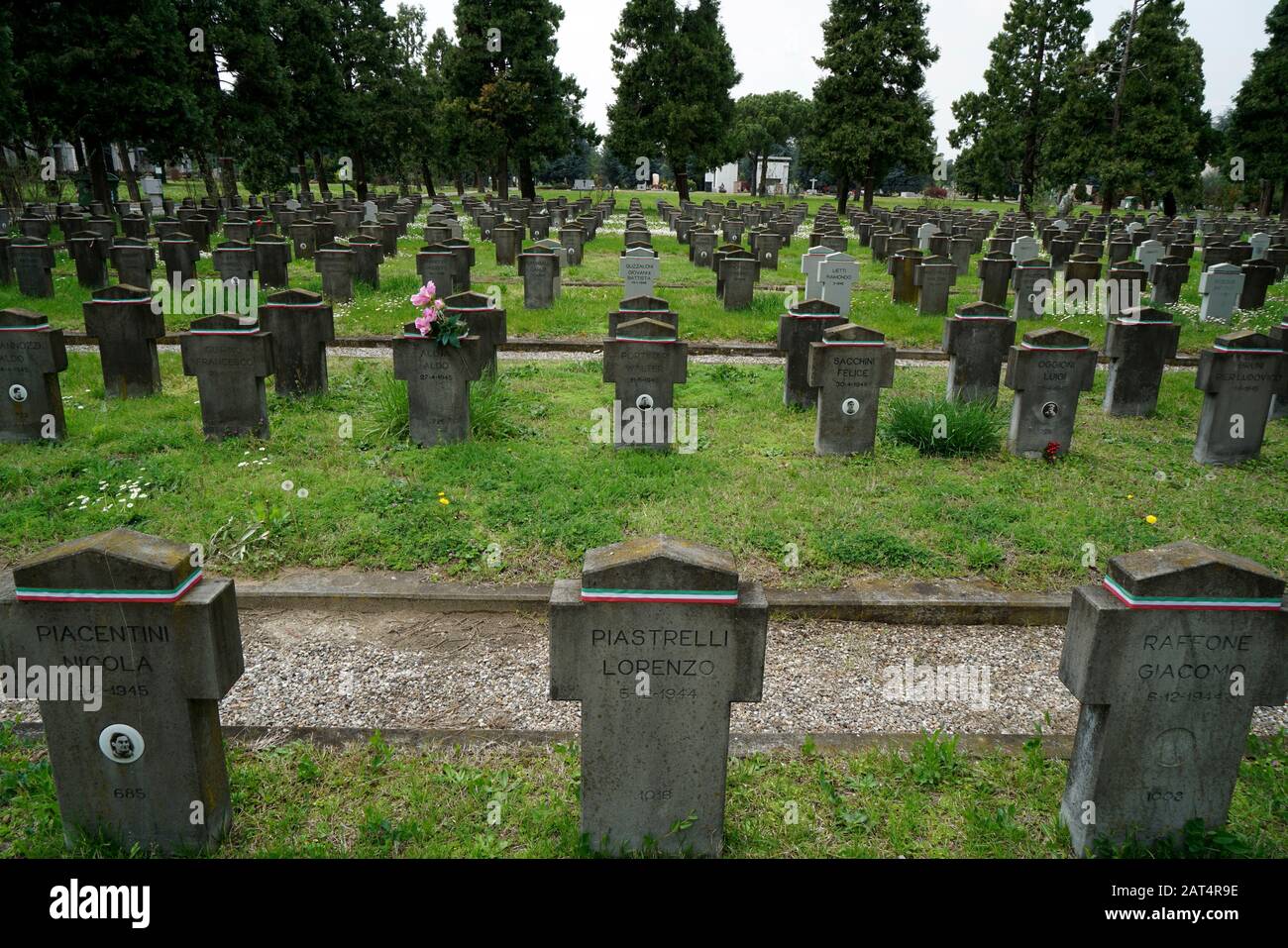 Campo 10, the wheare fascist fighters of the Salò republic are buried ...