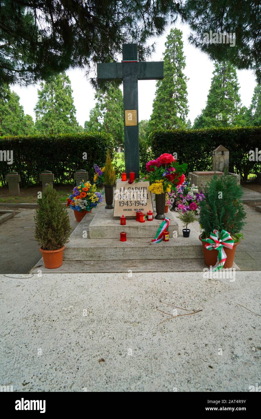 Campo 10, the wheare fascist fighters of the Salò republic are buried ...