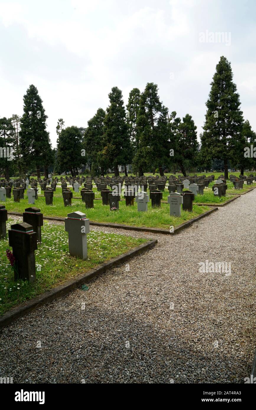 Campo 10, the wheare fascist fighters of the Salò republic are buried ...