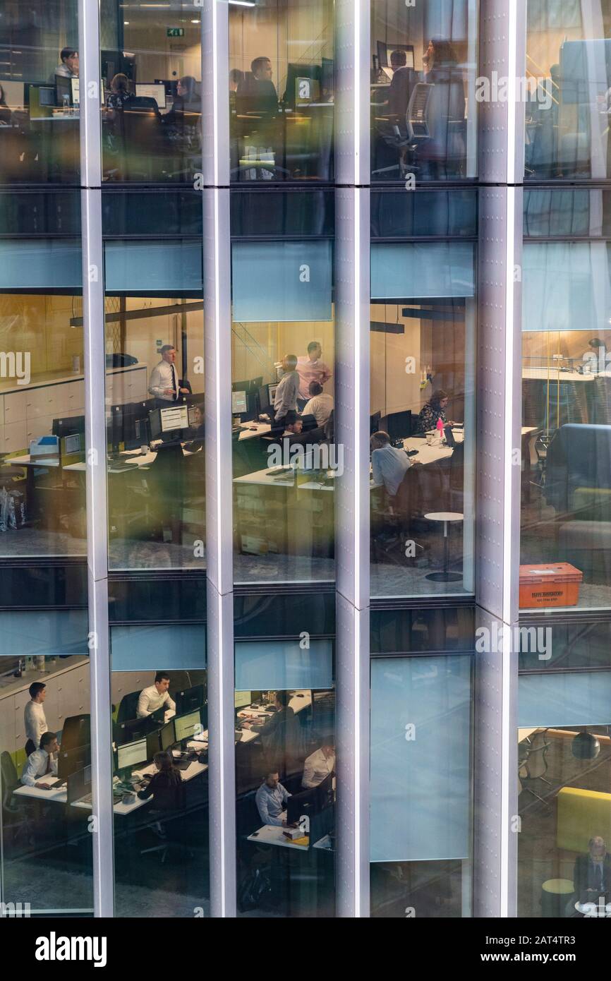 LONDON: Office workers in the City of London Photo: © 2020 David ...
